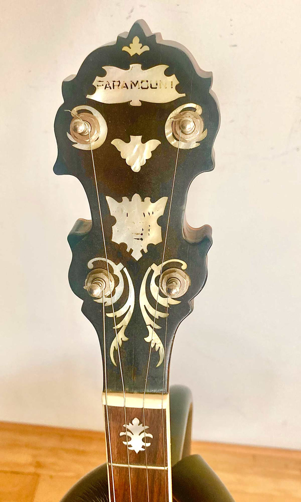 Paramount Banjo 5-String Conversion 1929 – Matt Umanov Guitars